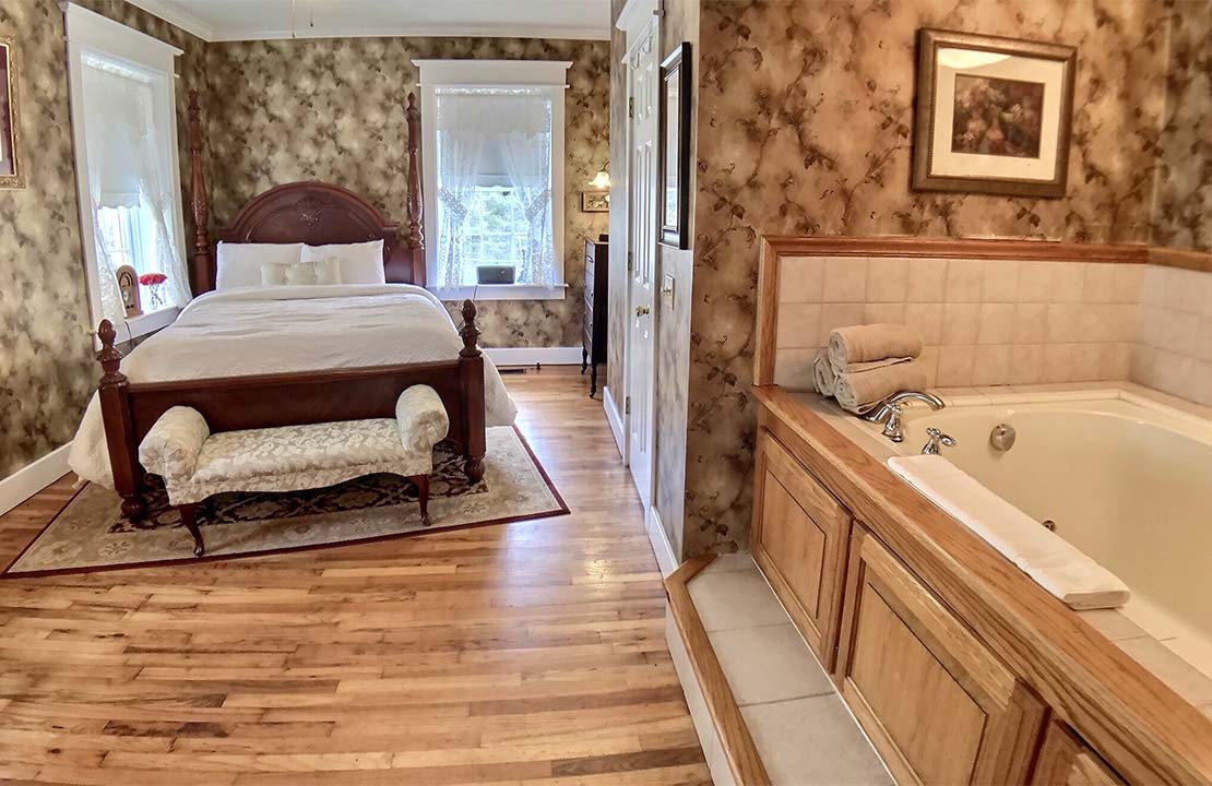 Spring Suite | The Brownstone Inn