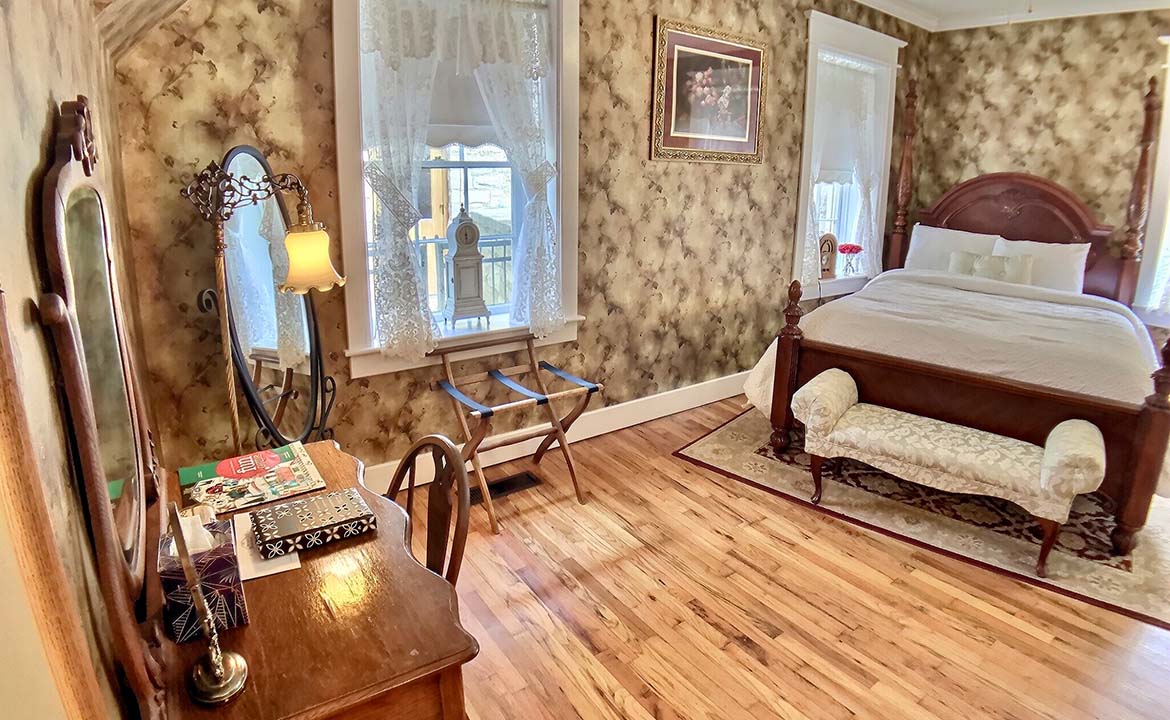 Spring Suite | The Brownstone Inn