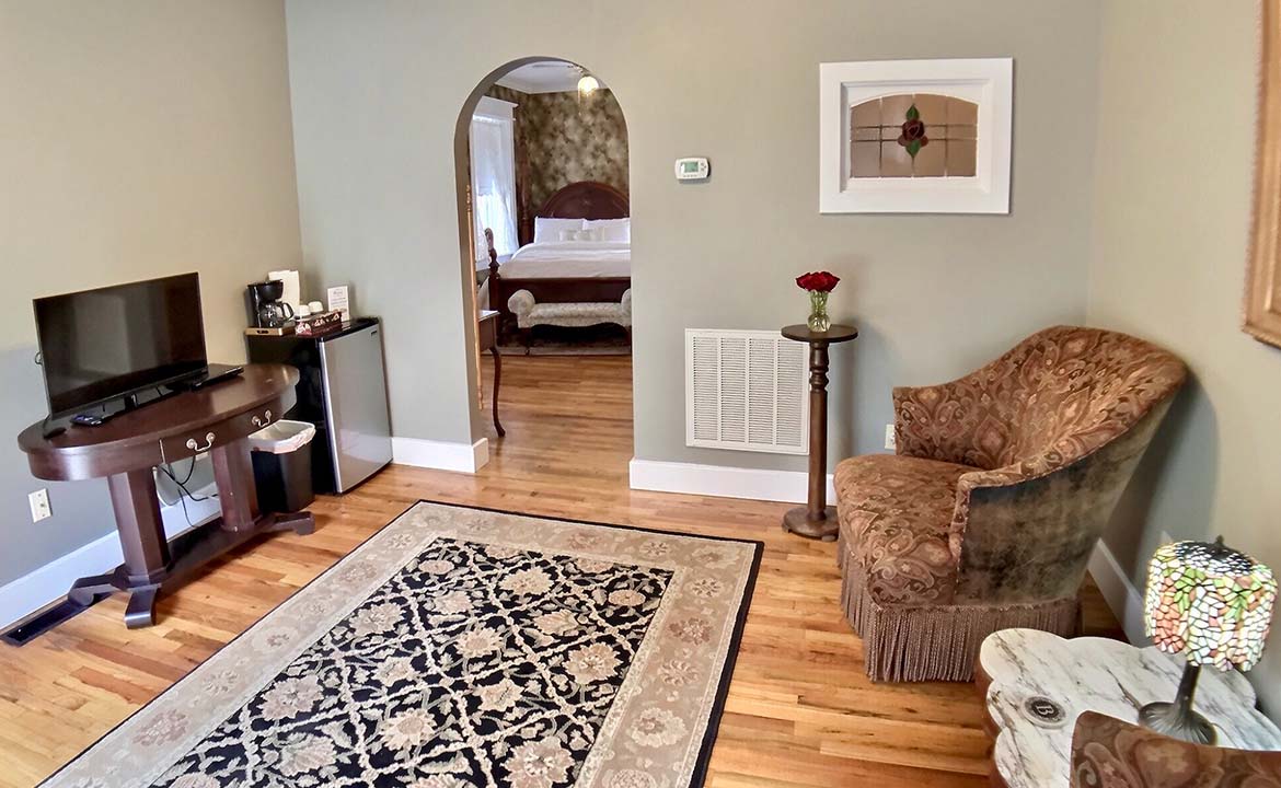 Spring Suite | The Brownstone Inn